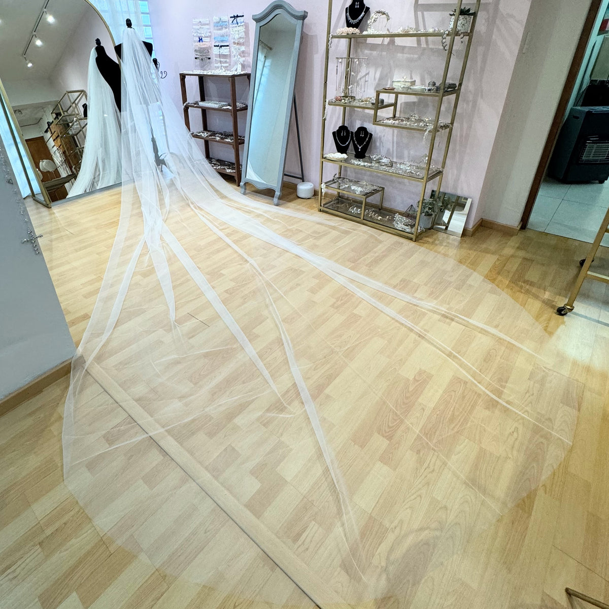 ARMENIA Velo Ivory 5 Metros x 3 Metros Liso – Petit Atelier Bridal